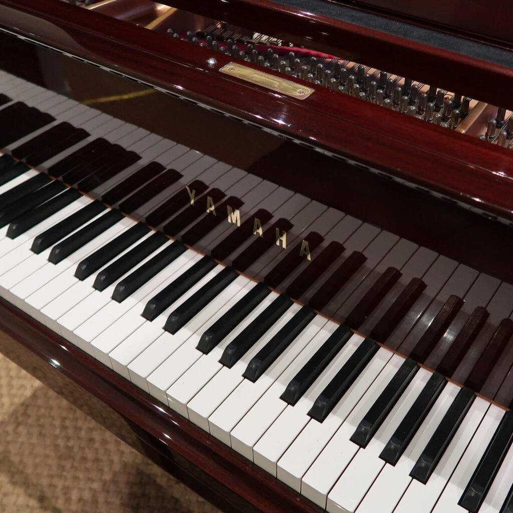 Yamaha C3 Mahogany Gloss Grand Piano (1989)